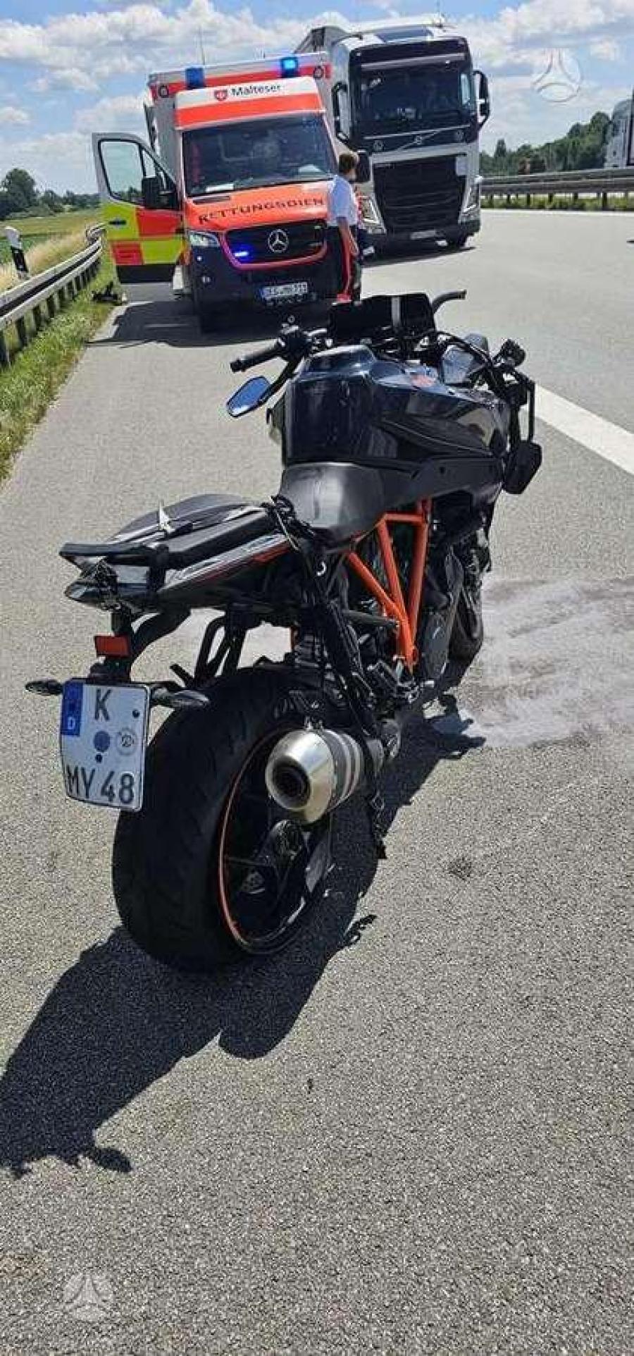 Orange KTM Super Duke 2019 in Vilnius, with an engine capacity of 1.30 L and mileage of 33 thousand km for 2800 €, photo 11 on AUTOMOTO.COM.LV
