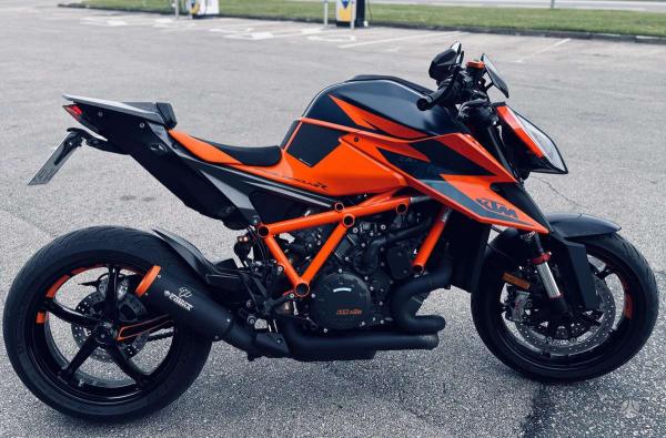 Orange KTM Super Duke 2021 in Panevezys, with an engine capacity of 1.29 L and mileage of 29 thousand km for 11000 €, photo 5 on AUTOMOTO.COM.LV