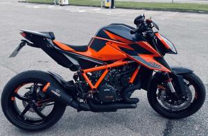 Oranžs KTM Super Duke 2021 Panevēža, ar dzinēja tilpumu 1.29 L un nobraukumu 29 tūkst. km par 11000 €, foto 6 vietnē AUTOMOTO.COM.LV