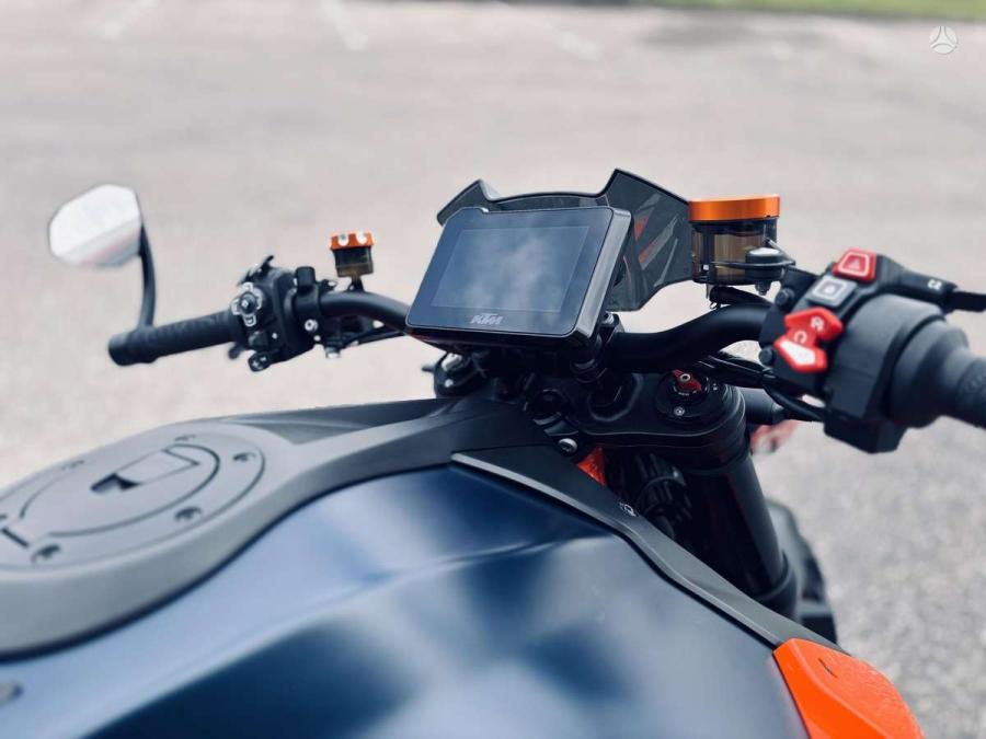 Oranžs KTM Super Duke 2021 Panevēža, ar dzinēja tilpumu 1.29 L un nobraukumu 29 tūkst. km par 11000 €, foto 8 vietnē AUTOMOTO.COM.LV