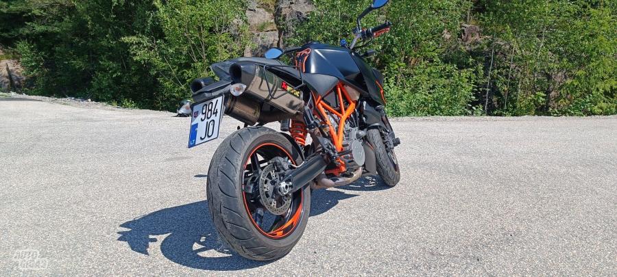 Black KTM Super Duke R 2013 in Vilkaviskis, with an engine capacity of 1.00 L and mileage of 13 thousand km for 5400 €, photo 1 on AUTOMOTO.COM.LV