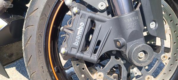 Melns KTM Super Duke R 2013 Vilkaviškis, ar dzinēja tilpumu 1.00 L un nobraukumu 13 tūkst. km par 4200 €, foto 9 vietnē AUTOMOTO.COM.LV