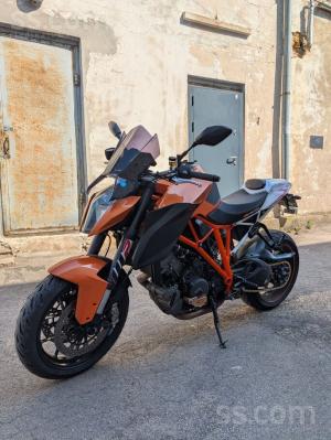 KTM Super Duke R 2016 in Riga, with an engine capacity of 1.30 L and mileage of 0 thousand km for 4800 €, photo 4 on AUTOMOTO.COM.LV