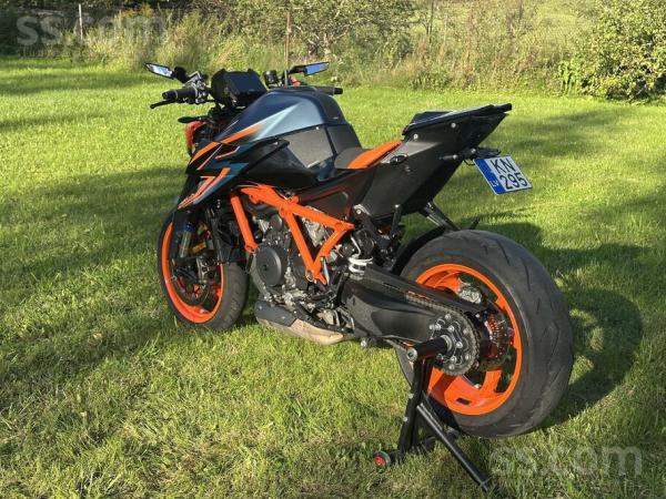 KTM Super Duke R 2024 in Daugavpils, with an engine capacity of 1.30 L and mileage of 0 thousand km for 16000 €, photo 2 on AUTOMOTO.COM.LV