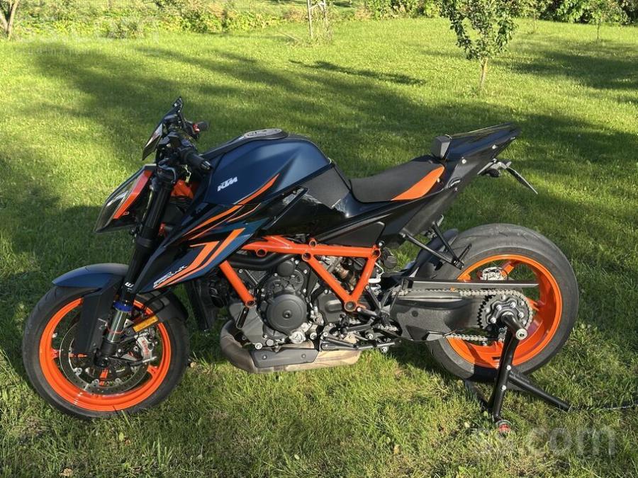 KTM Super Duke R 2024 in Daugavpils, with an engine capacity of 1.30 L and mileage of 0 thousand km for 16000 €, photo 6 on AUTOMOTO.COM.LV