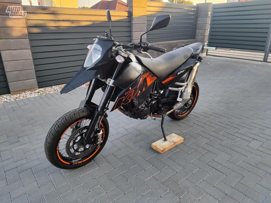 Melns KTM Supermoto 2007 Tauragė, ar dzinēja tilpumu 0.69 L un nobraukumu 24 tūkst. km par 2150 €, foto 1 vietnē AUTOMOTO.COM.LV