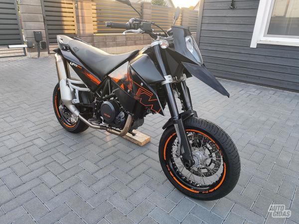 Черный КТМ Supermoto 2007 в Таураге, объемом двигателя 0.69 л и пробегом 24 тыс. км за 2150 €, фото 3 на AUTOMOTO.COM.LV