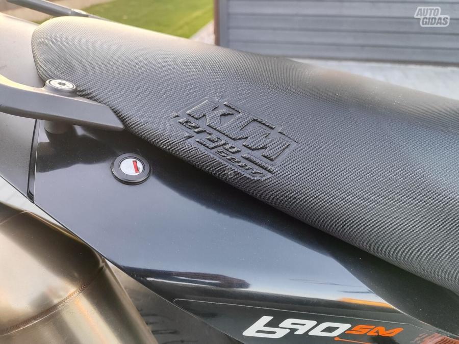 Melns KTM Supermoto 2007 Tauragė, ar dzinēja tilpumu 0.69 L un nobraukumu 24 tūkst. km par 2150 €, foto 6 vietnē AUTOMOTO.COM.LV