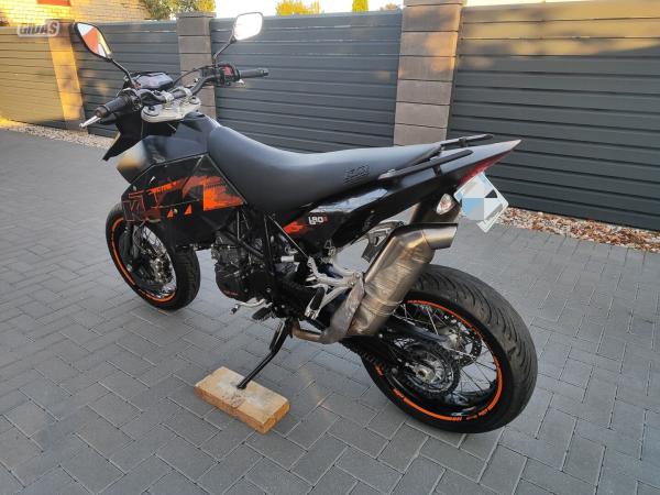 Черный КТМ Supermoto 2007 в Таураге, объемом двигателя 0.69 л и пробегом 24 тыс. км за 2150 €, фото 7 на AUTOMOTO.COM.LV