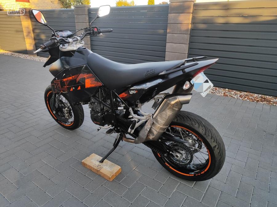 Melns KTM Supermoto 2007 Tauragė, ar dzinēja tilpumu 0.69 L un nobraukumu 24 tūkst. km par 2150 €, foto 7 vietnē AUTOMOTO.COM.LV