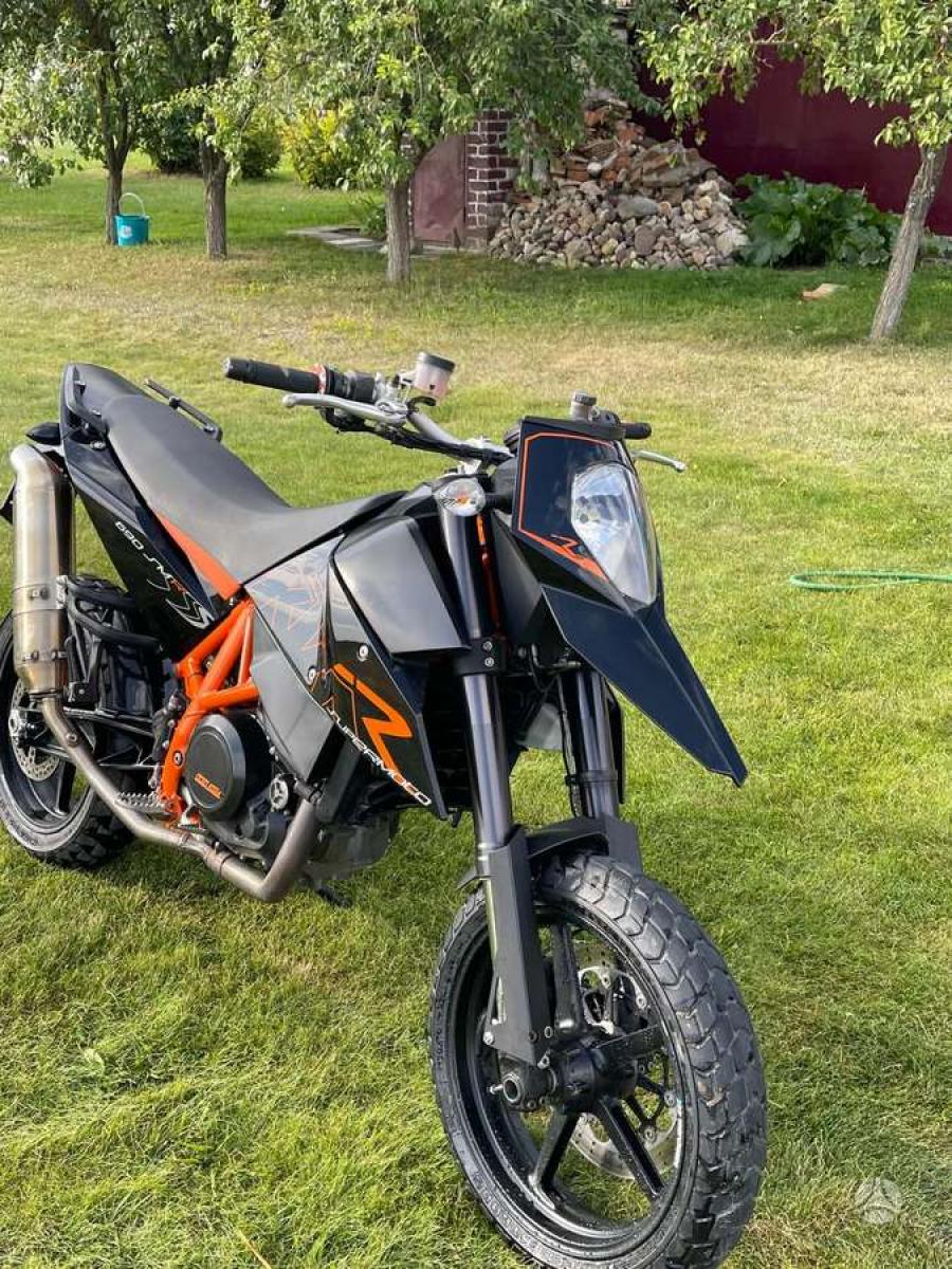 Черный КТМ Supermoto 2008 в Каунас, объемом двигателя 0.69 л и пробегом 23 тыс. км за 3850 €, фото 1 на AUTOMOTO.COM.LV