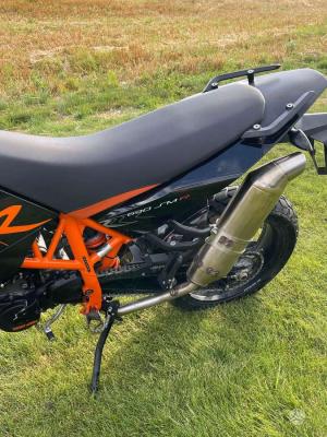 Черный КТМ Supermoto 2008 в Каунас, объемом двигателя 0.69 л и пробегом 23 тыс. км за 3850 €, фото 4 на AUTOMOTO.COM.LV