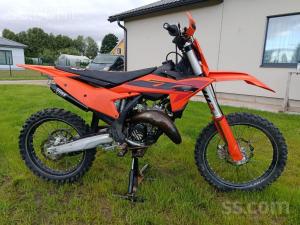 KTM SX 125 2025 Rīga, ar dzinēja tilpumu 0.13 L un nobraukumu 0 tūkst. km par 5000 €, foto  vietnē AUTOMOTO.COM.LV