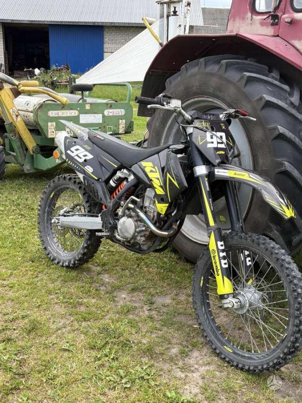 Black KTM SX 2006 in Alytus, with an engine capacity of 0.25 L and mileage of 500 thousand km for 2500 €, photo 1 on AUTOMOTO.COM.LV