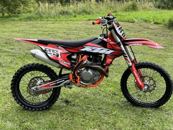 Black KTM SX 2018 in Alytus, with an engine capacity of 0.45 L and mileage of 0 thousand km for 4000 €, photo 5 on AUTOMOTO.COM.LV