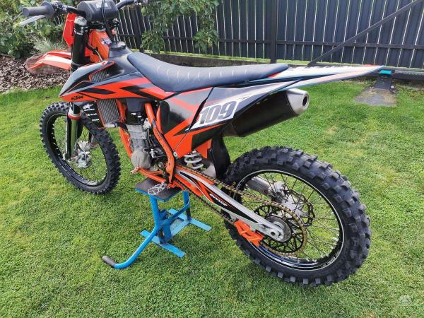 KTM SX 2022 in Panevezys, with an engine capacity of 0.45 L and mileage of 0 thousand km for 3999 €, photo 3 on AUTOMOTO.COM.LV