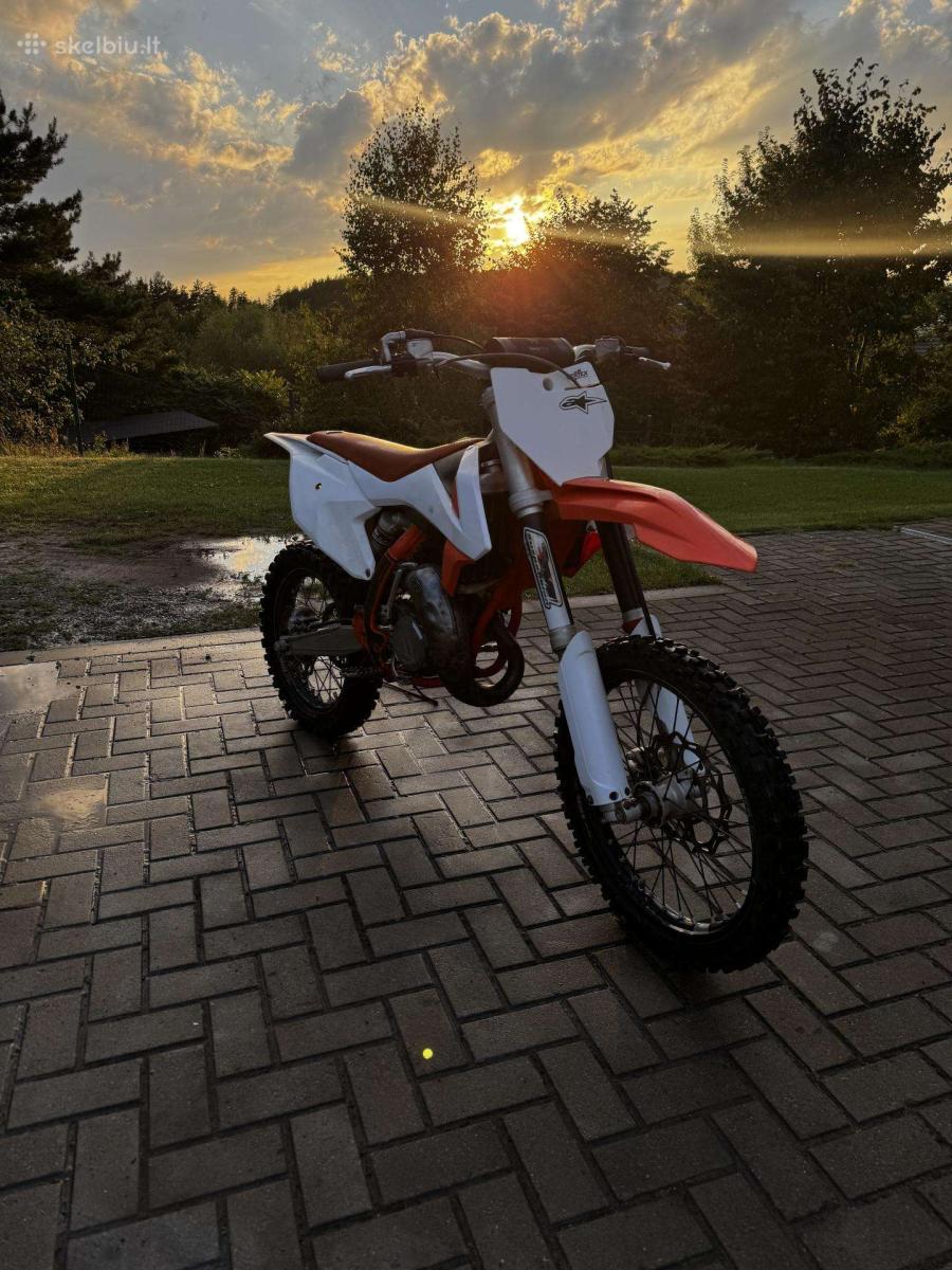 White KTM SX 2022 in Vilnius, with an engine capacity of 85.00 L and mileage of 0 thousand km for 2900 €, photo 1 on AUTOMOTO.COM.LV