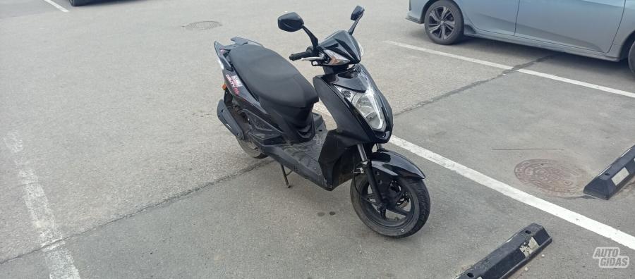 Black Kymco Agility 50 2010 in Vilnius, with an engine capacity of 0.05 L and mileage of 0 thousand km for 500 €, photo 4 on AUTOMOTO.COM.LV
