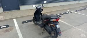 Black Kymco Agility 50 2010 in Vilnius, with an engine capacity of 0.05 L and mileage of 0 thousand km for 500 €, photo 5 on AUTOMOTO.COM.LV