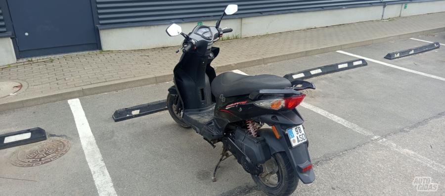 Black Kymco Agility 50 2010 in Vilnius, with an engine capacity of 0.05 L and mileage of 0 thousand km for 500 €, photo 5 on AUTOMOTO.COM.LV