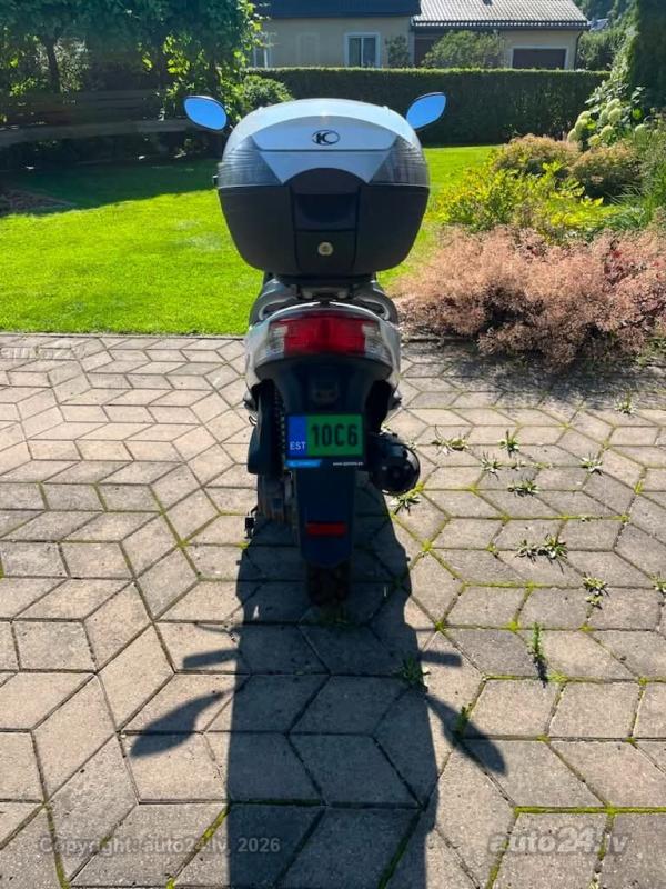 Melns Kymco Agility 50 2021 Tartu, ar dzinēja tilpumu 50.00 L un nobraukumu 4 tūkst. km par 1900 €, foto 4 vietnē AUTOMOTO.COM.LV