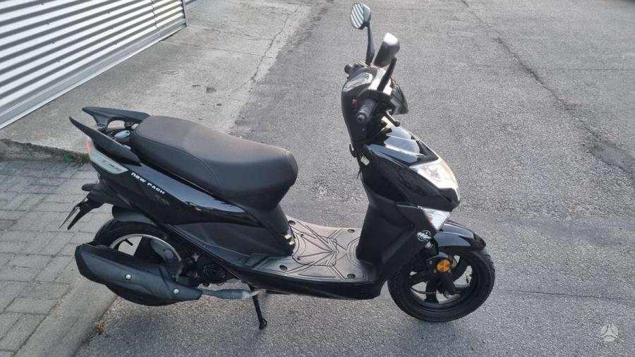 Melns Kymco Agility 50 2025 Šauļi, ar dzinēja tilpumu 50.00 L un nobraukumu 3 tūkst. km par 899 €, foto 4 vietnē AUTOMOTO.COM.LV