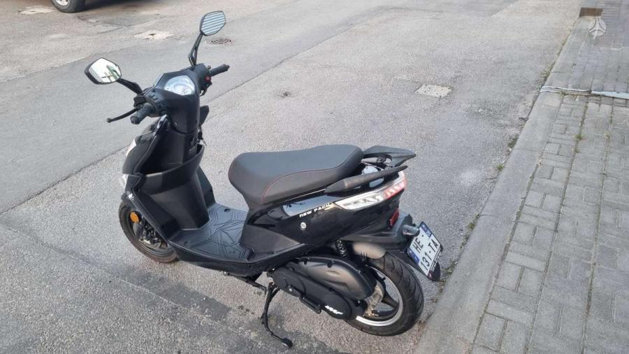 Melns Kymco Agility 50 2025 Šauļi, ar dzinēja tilpumu 50.00 L un nobraukumu 3 tūkst. km par 899 €, foto 7 vietnē AUTOMOTO.COM.LV