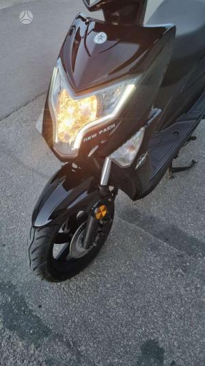 Melns Kymco Agility 50 2025 Šauļi, ar dzinēja tilpumu 50.00 L un nobraukumu 3 tūkst. km par 899 €, foto 19 vietnē AUTOMOTO.COM.LV