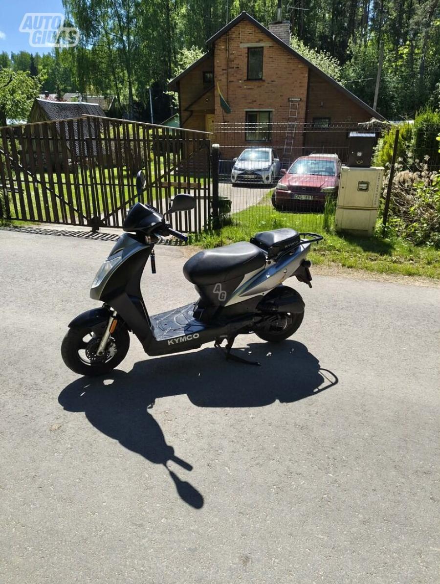 Grey Kymco Agility 50 2010 in Vilnius, with an engine capacity of 0.05 L and mileage of 11 thousand km for 490 €, photo 4 on AUTOMOTO.COM.LV