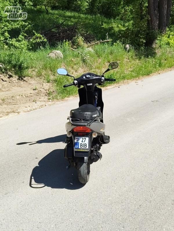 Grey Kymco Agility 50 2010 in Vilnius, with an engine capacity of 0.05 L and mileage of 11 thousand km for 490 €, photo 4 on AUTOMOTO.COM.LV