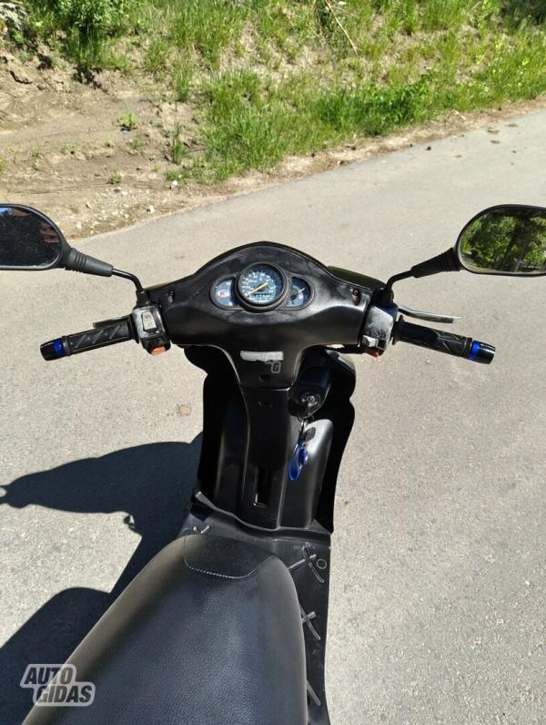 Grey Kymco Agility 50 2010 in Vilnius, with an engine capacity of 0.05 L and mileage of 11 thousand km for 490 €, photo 5 on AUTOMOTO.COM.LV