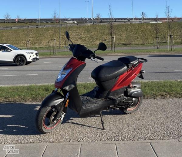 Red Kymco Agility 50 2007 in Vilnius, with an engine capacity of 0.05 L and mileage of 23 thousand km for 575 €, photo 1 on AUTOMOTO.COM.LV