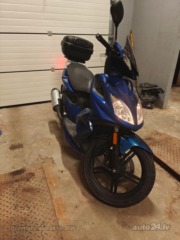 Zils Kymco Super 8 2010 Rakvere, ar dzinēja tilpumu 49.00 L un nobraukumu 6 tūkst. km par 750 €, foto 2 vietnē AUTOMOTO.COM.LV