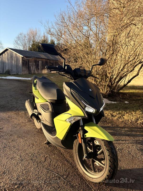 Green Kymco Super 8 2025 in Tallinn, with an engine capacity of 49.00 L and mileage of 2 thousand km for 2100 €, photo 1 on AUTOMOTO.COM.LV