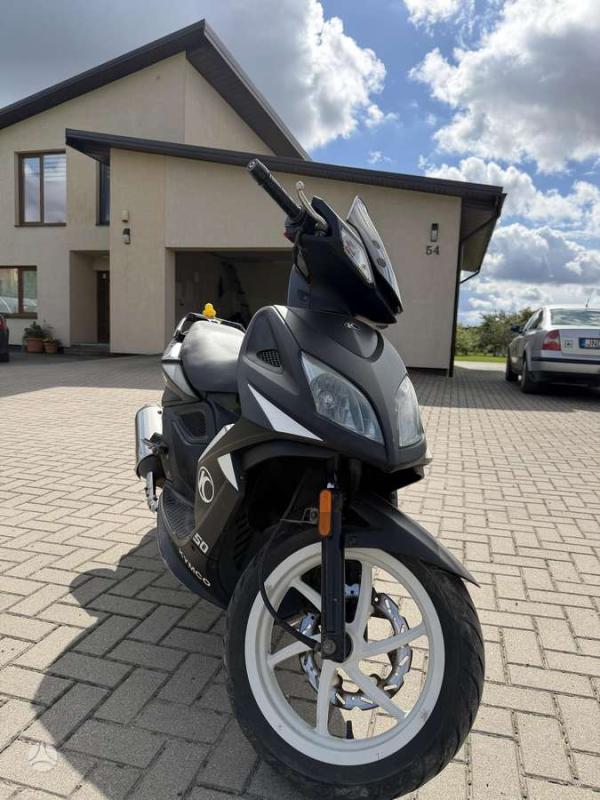 Kymco Super 8 2011 in Panevezys, with an engine capacity of 49.00 L and mileage of 29 thousand km for 450 €, photo 1 on AUTOMOTO.COM.LV