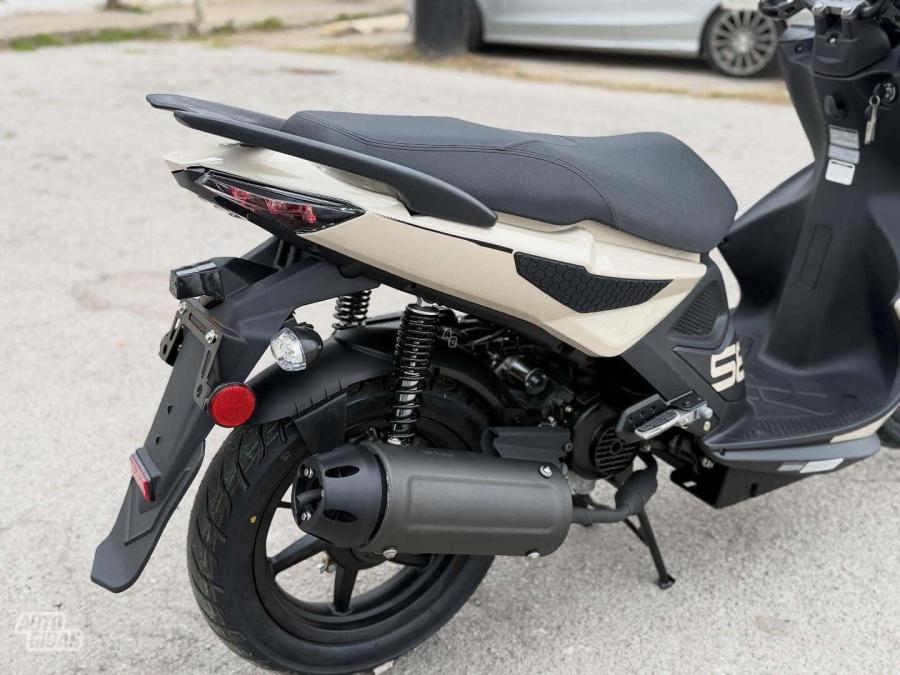 Kymco Super 8 2025 in Vilnius, with an engine capacity of 0.05 L and mileage of 250 thousand km for 1899 €, photo 6 on AUTOMOTO.COM.LV