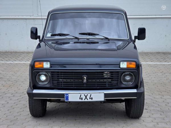 Green Lada Niva 1999 in Riga, with an engine capacity of 1.70 L and mileage of 100 thousand km for 11990 €, photo 6 on AUTOMOTO.COM.LV