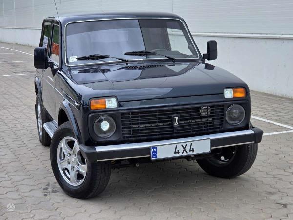 Green Lada Niva 1999 in Riga, with an engine capacity of 1.70 L and mileage of 100 thousand km for 11990 €, photo 7 on AUTOMOTO.COM.LV