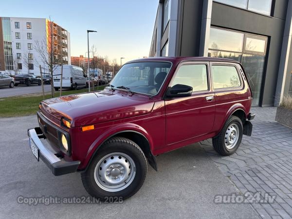 Red Lada Niva 2005 in Tallinn, with an engine capacity of 1.70 L and mileage of 60 thousand km for 3599 €, photo 5 on AUTOMOTO.COM.LV