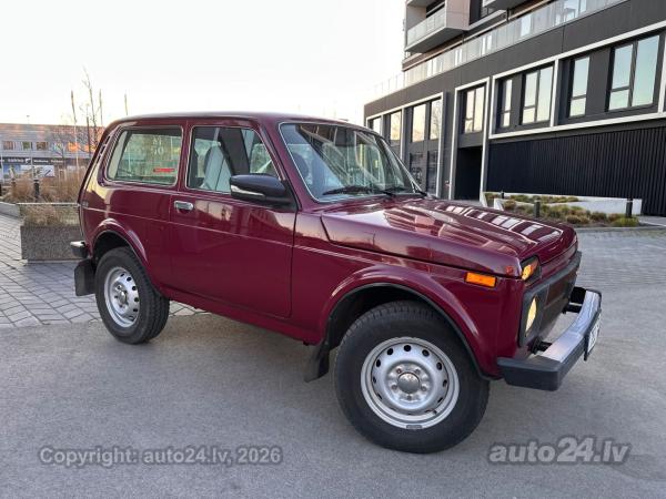 Red Lada Niva 2005 in Tallinn, with an engine capacity of 1.70 L and mileage of 60 thousand km for 3599 €, photo 8 on AUTOMOTO.COM.LV