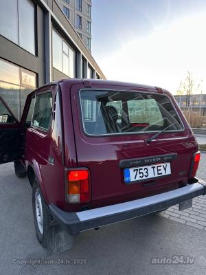 Sarkans Lada Niva 2005 Tallina, ar dzinēja tilpumu 1.70 L un nobraukumu 60 tūkst. km par 3599 €, foto 28 vietnē AUTOMOTO.COM.LV