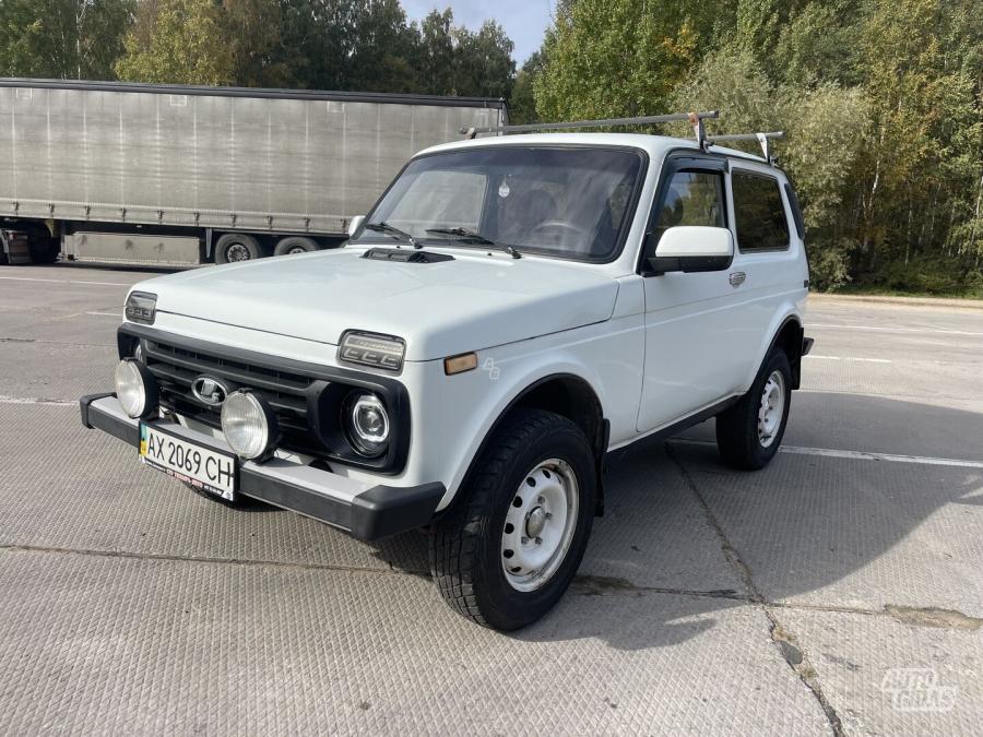 Белый Лада Niva 2002 в Шяуляй, объемом двигателя 1.70 л и пробегом 74 тыс. км за 1900 €, фото 1 на AUTOMOTO.COM.LV