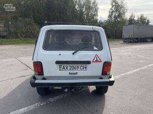 Белый Лада Niva 2002 в Шяуляй, объемом двигателя 1.70 л и пробегом 74 тыс. км за 1900 €, фото 5 на AUTOMOTO.COM.LV