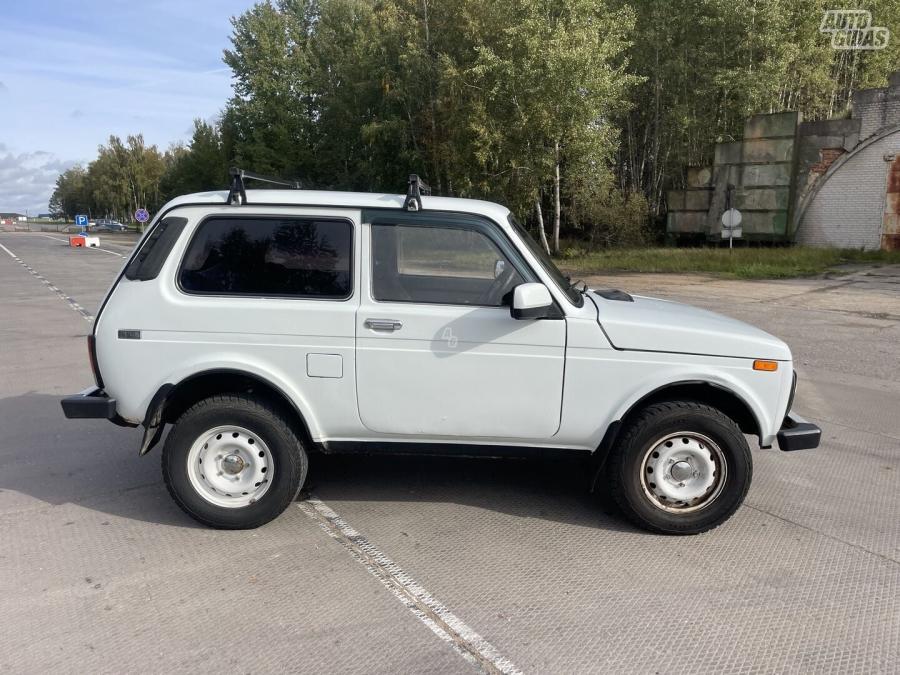 Белый Лада Niva 2002 в Шяуляй, объемом двигателя 1.70 л и пробегом 74 тыс. км за 1900 €, фото 7 на AUTOMOTO.COM.LV