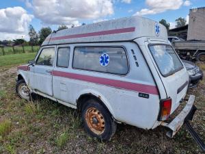 White Lada Niva 1990 in Vilkaviskis, with an engine capacity of 0.00 L and mileage of 100 thousand km for 999 €, photo 4 on AUTOMOTO.COM.LV