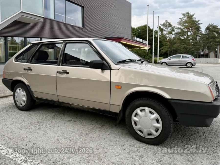 Smilšu krāsa Lada Samara 1998 Tallina, ar dzinēja tilpumu 1.50 L un nobraukumu 101 tūkst. km par 6900 €, foto 3 vietnē AUTOMOTO.COM.LV