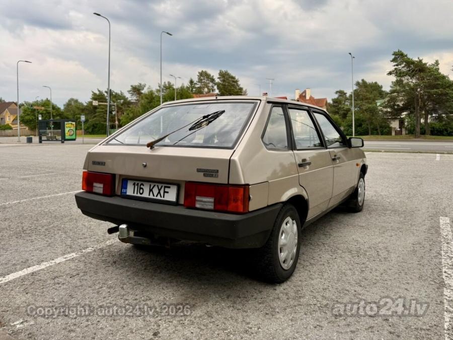 Smilšu krāsa Lada Samara 1998 Tallina, ar dzinēja tilpumu 1.50 L un nobraukumu 101 tūkst. km par 6900 €, foto 5 vietnē AUTOMOTO.COM.LV