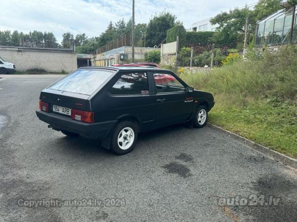 Black Lada Samara 2002 in Tallinn, with an engine capacity of 1.50 L and mileage of 86 thousand km for 1700 €, photo 3 on AUTOMOTO.COM.LV