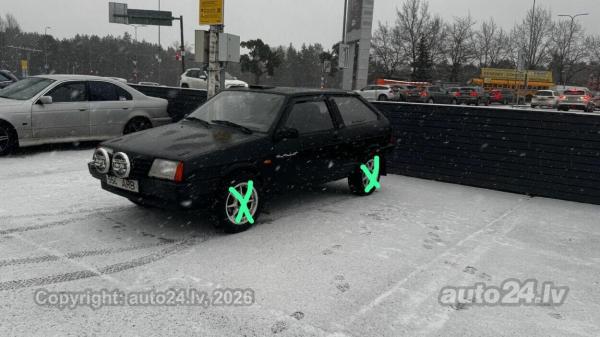 Black Lada Samara 2002 in Tallinn, with an engine capacity of 1.50 L and mileage of 86 thousand km for 1700 €, photo 6 on AUTOMOTO.COM.LV