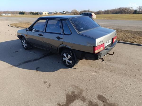 Lada Samara 1993 Jurbarkas, ar dzinēja tilpumu 1.50 L un nobraukumu 34 tūkst. km par 700 €, foto 2 vietnē AUTOMOTO.COM.LV